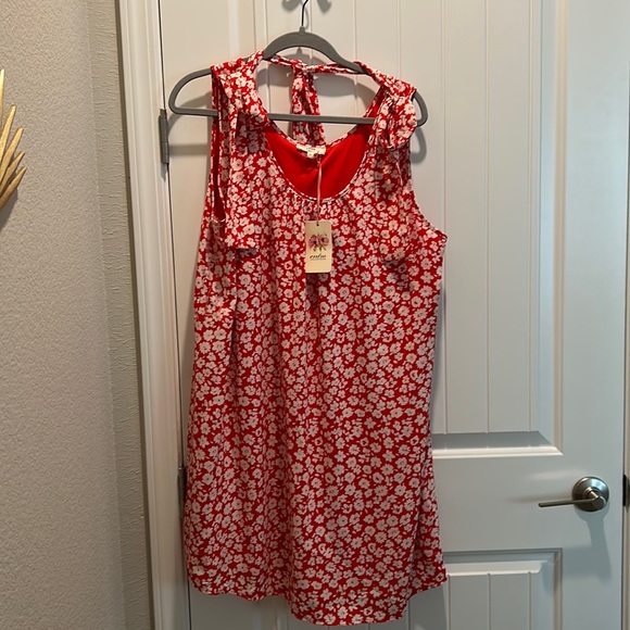 entro | Dresses | Entro Flowing Red Dress | Poshmark
